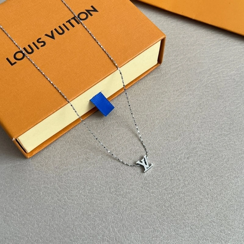 Official Louis Vuitton Necklaces