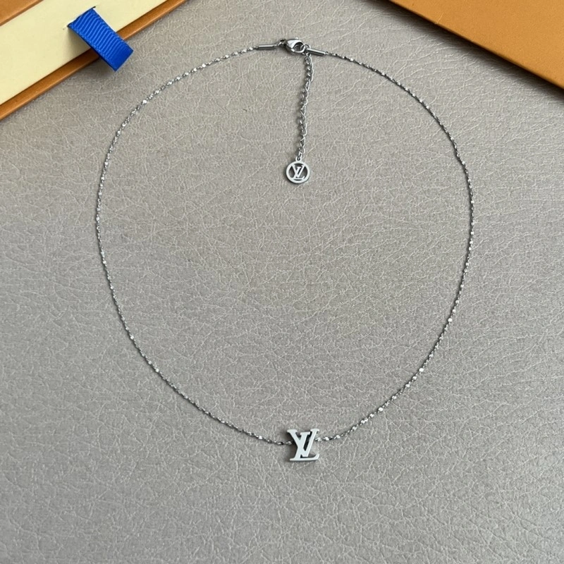 Official Louis Vuitton Necklaces