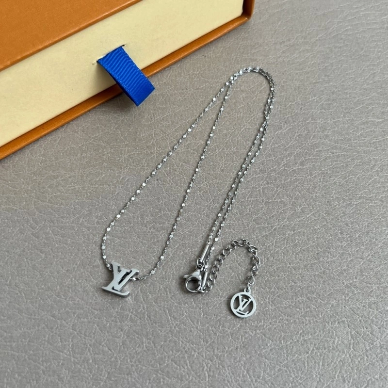 Official Louis Vuitton Necklaces