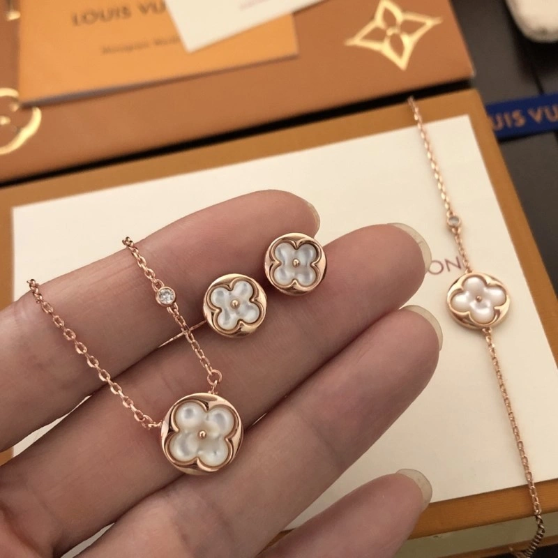 Louis Vuitton Necklaces