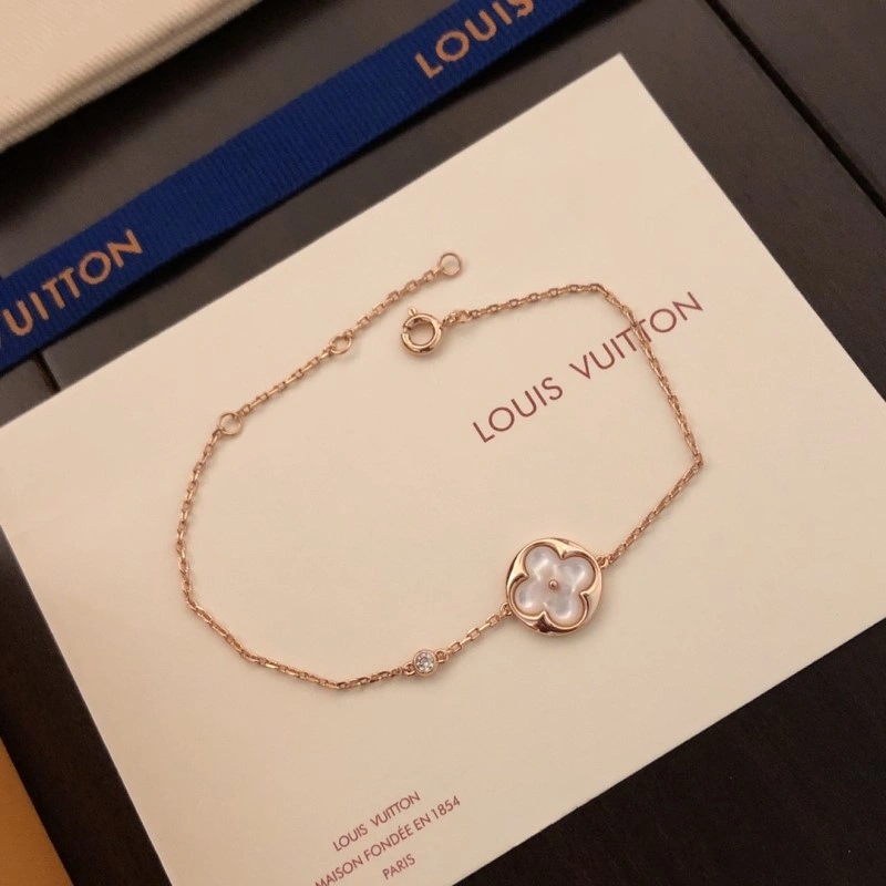 Brand-authenticated Louis Vuitton Necklaces