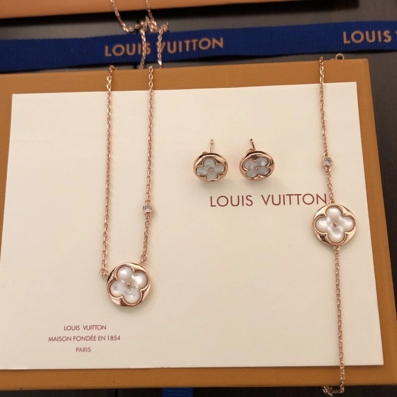 Brand-authenticated Louis Vuitton Necklaces