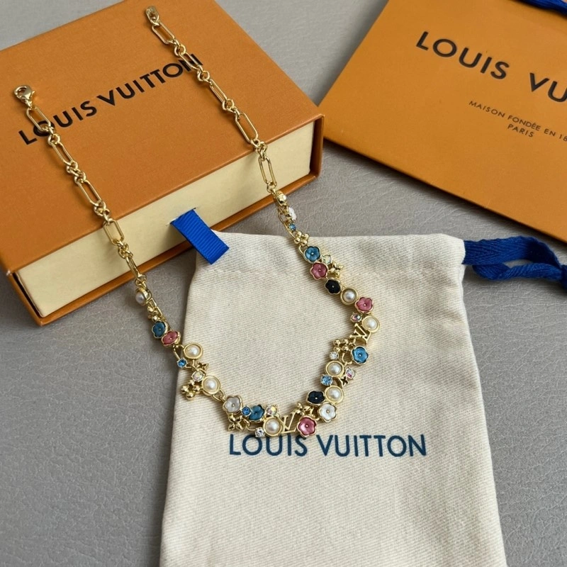Bargain Louis Vuitton Necklaces