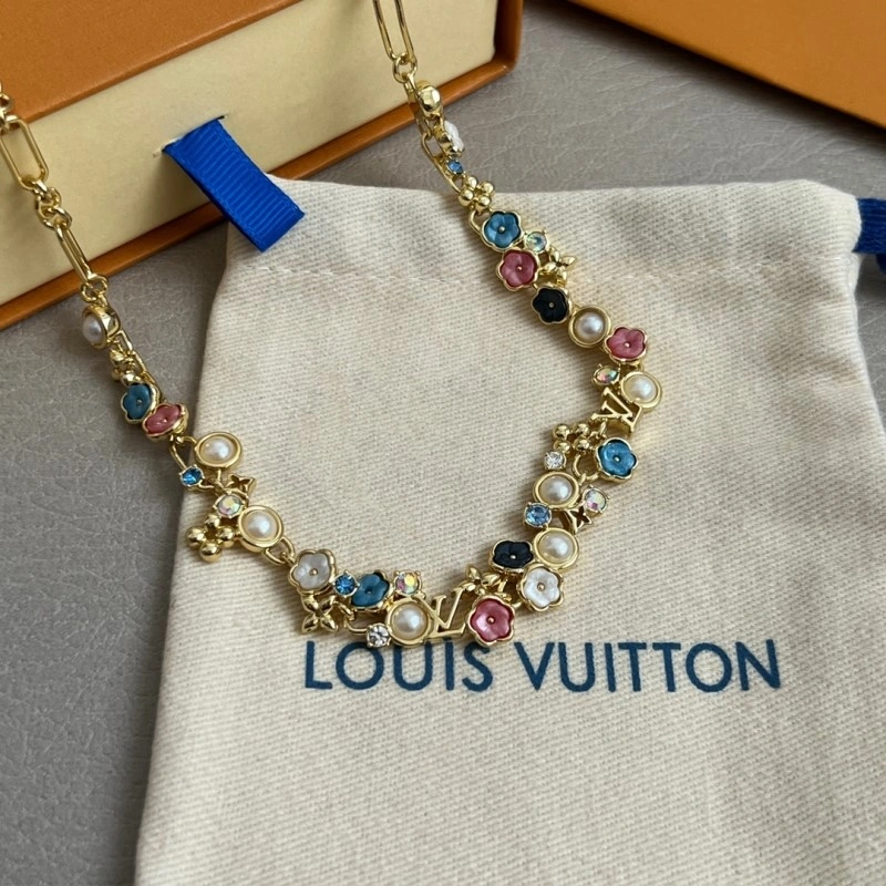 Bargain Louis Vuitton Necklaces