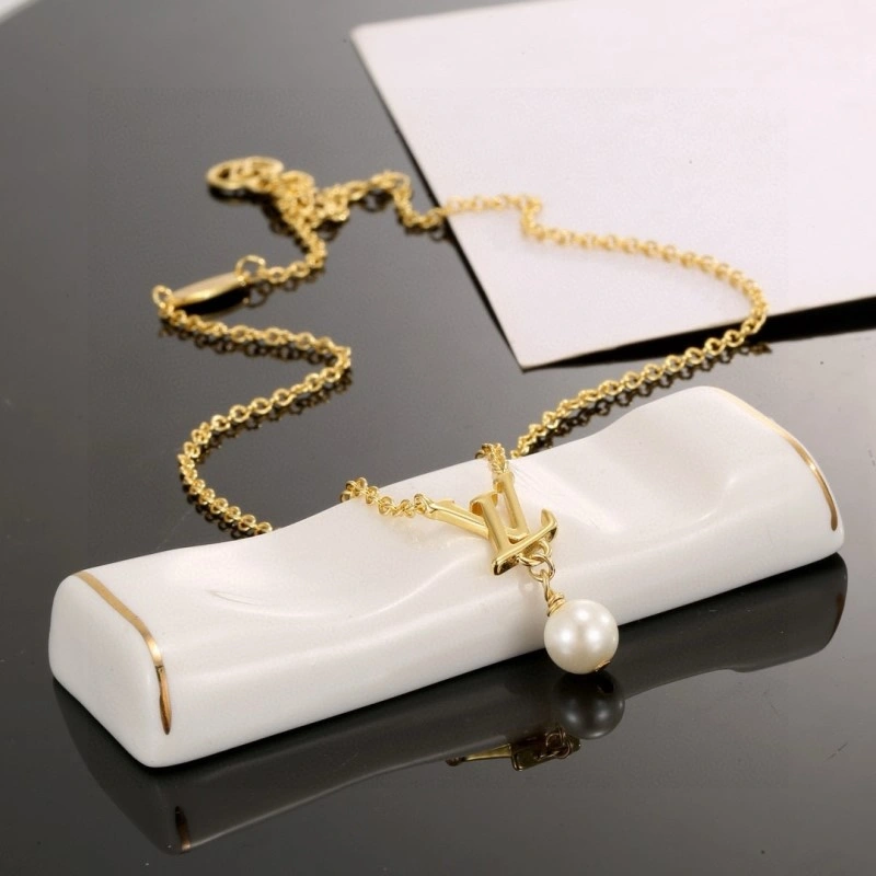 Discounted Louis Vuitton Necklaces