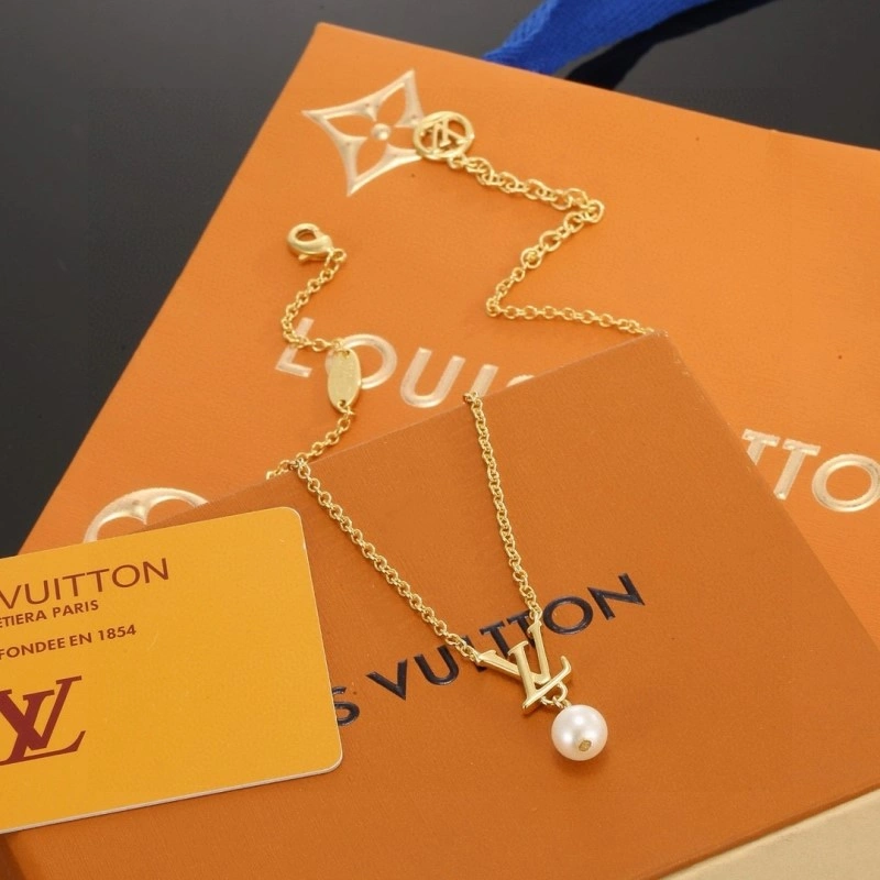 Discounted Louis Vuitton Necklaces