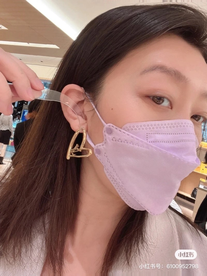 Value-priced Louis Vuitton Necklaces