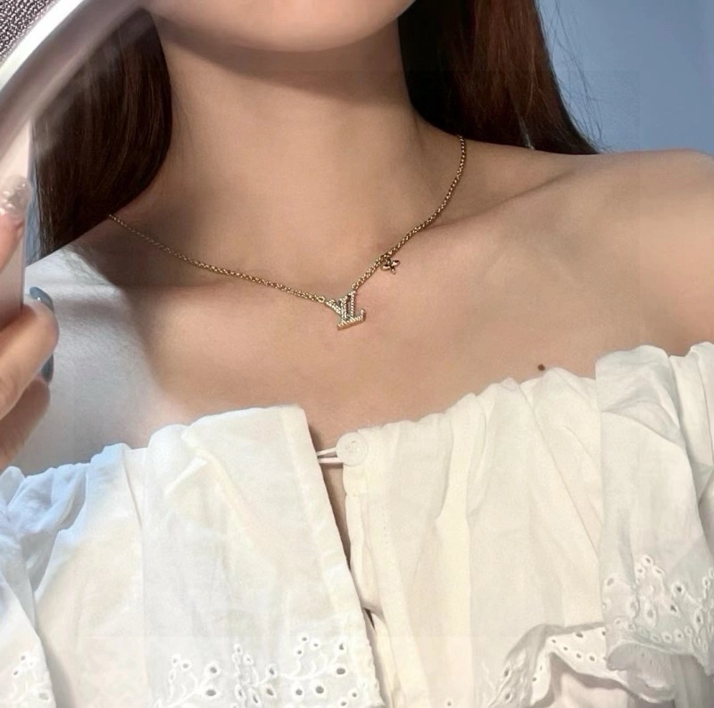 Reasonably priced Louis Vuitton Necklaces