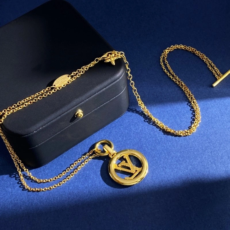 Inexpensive Louis Vuitton Necklaces