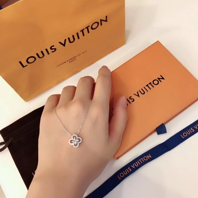 Reasonably priced Louis Vuitton Necklaces