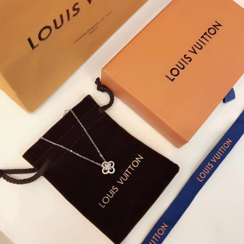 Reasonably priced Louis Vuitton Necklaces
