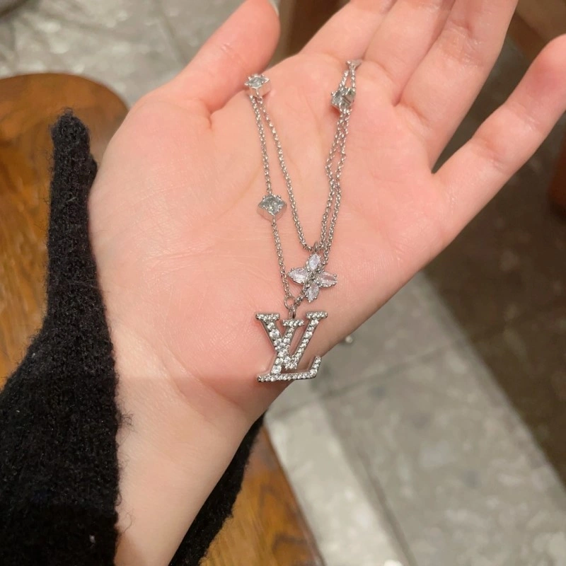Accurate model Louis Vuitton Necklaces