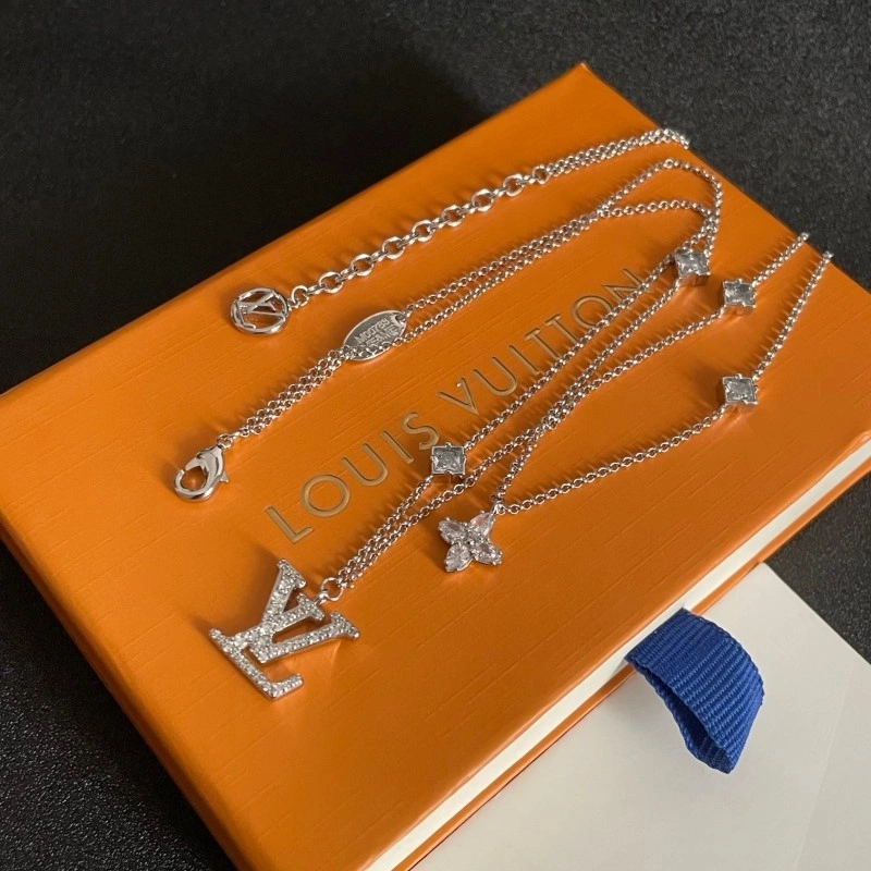 Accurate model Louis Vuitton Necklaces