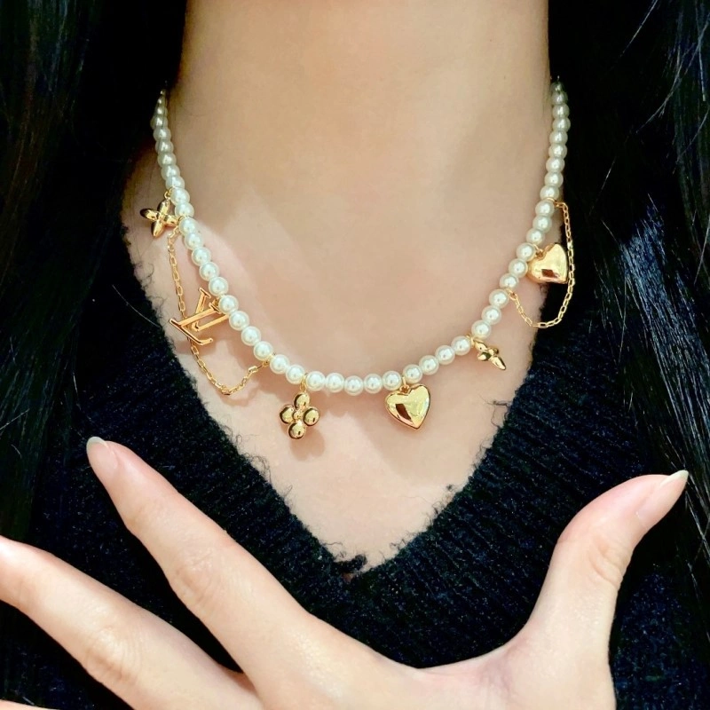Precise copy Louis Vuitton Necklaces