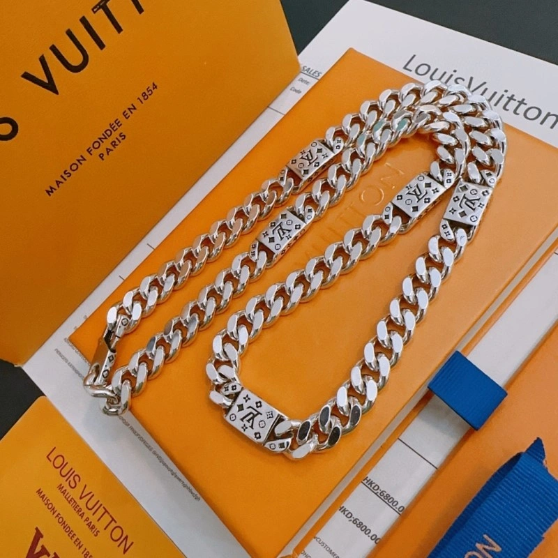 Brand-authenticated Louis Vuitton Necklaces