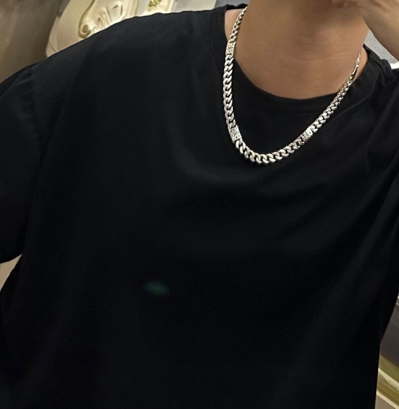 Brand-authenticated Louis Vuitton Necklaces