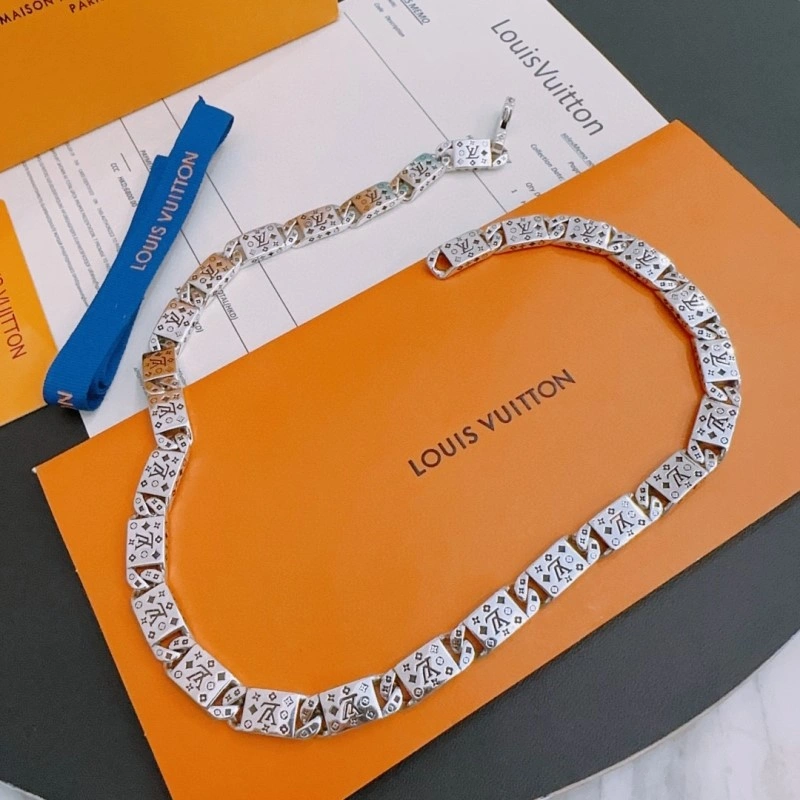 Brand-authenticated Louis Vuitton Necklaces