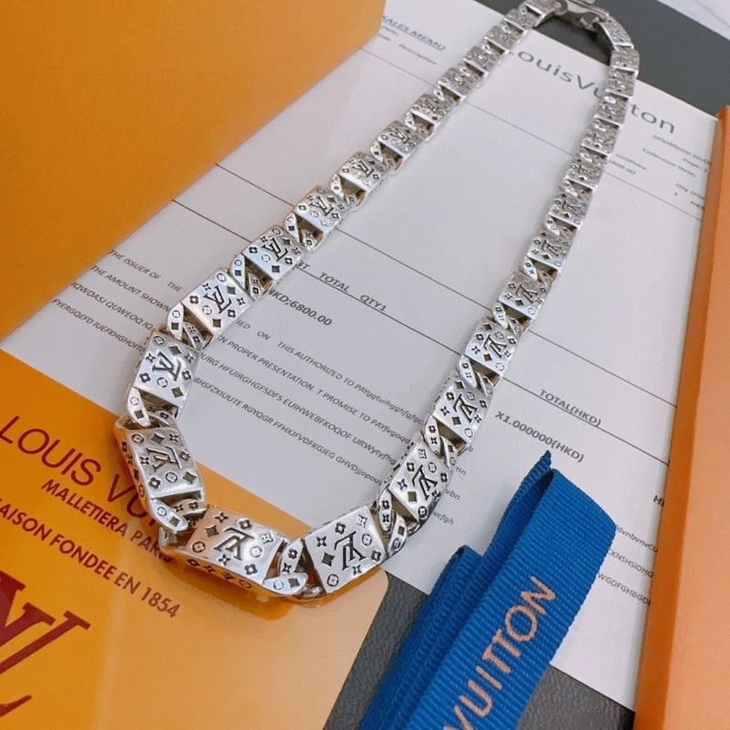 Brand-authenticated Louis Vuitton Necklaces