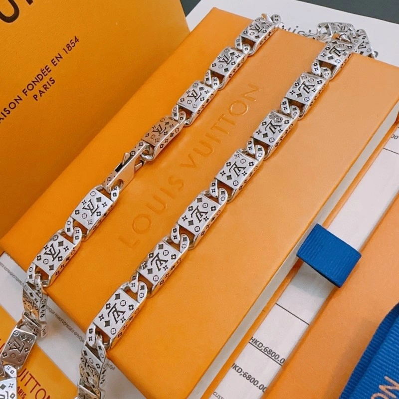 Brand-authenticated Louis Vuitton Necklaces