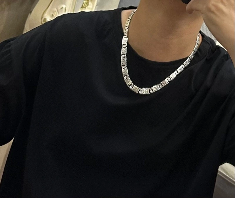 Brand-authenticated Louis Vuitton Necklaces