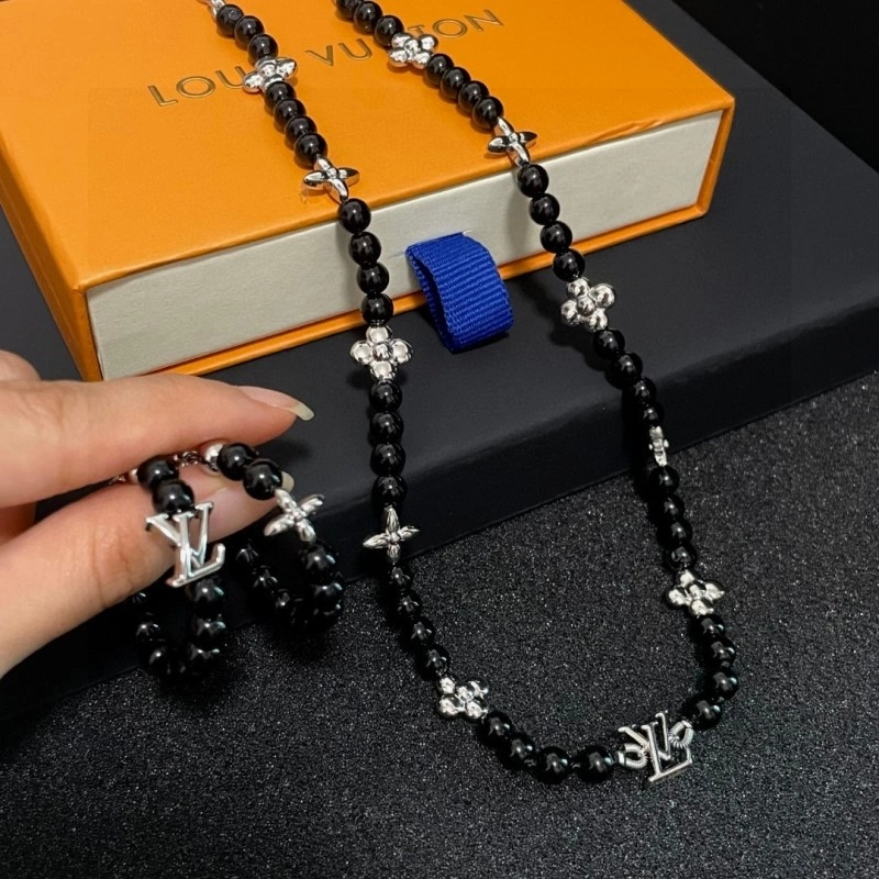 High accuracy Louis Vuitton Necklaces