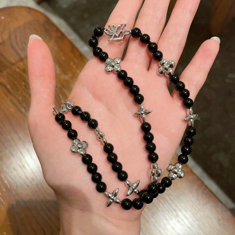 High accuracy Louis Vuitton Necklaces