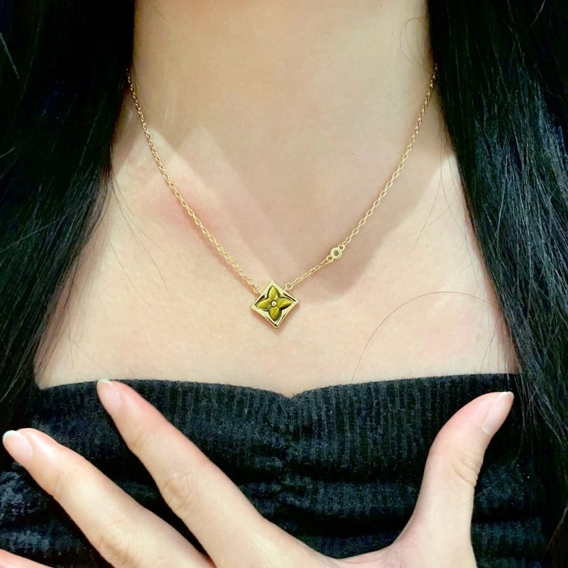 High fidelity Louis Vuitton Necklaces