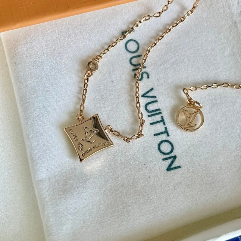 High fidelity Louis Vuitton Necklaces