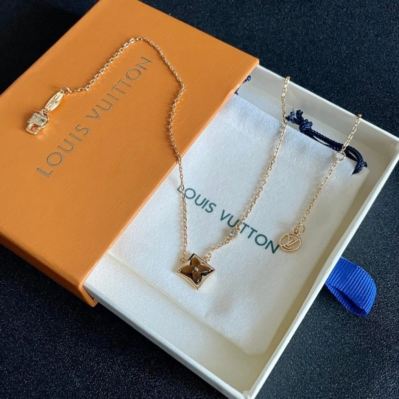 High fidelity Louis Vuitton Necklaces