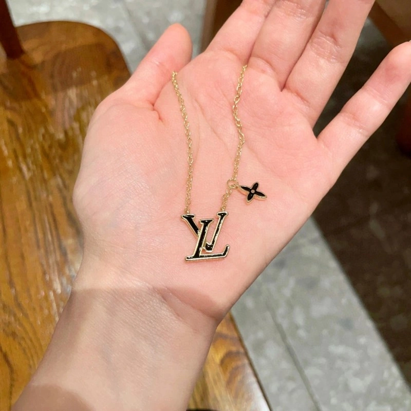 Brand-authenticated Louis Vuitton Necklaces