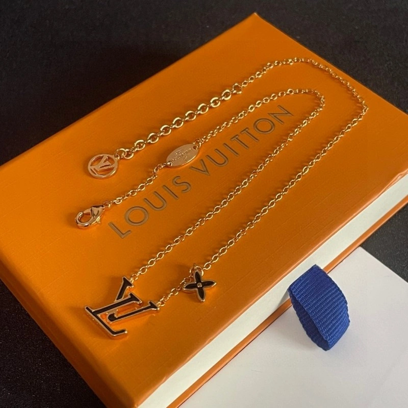 Brand-authenticated Louis Vuitton Necklaces