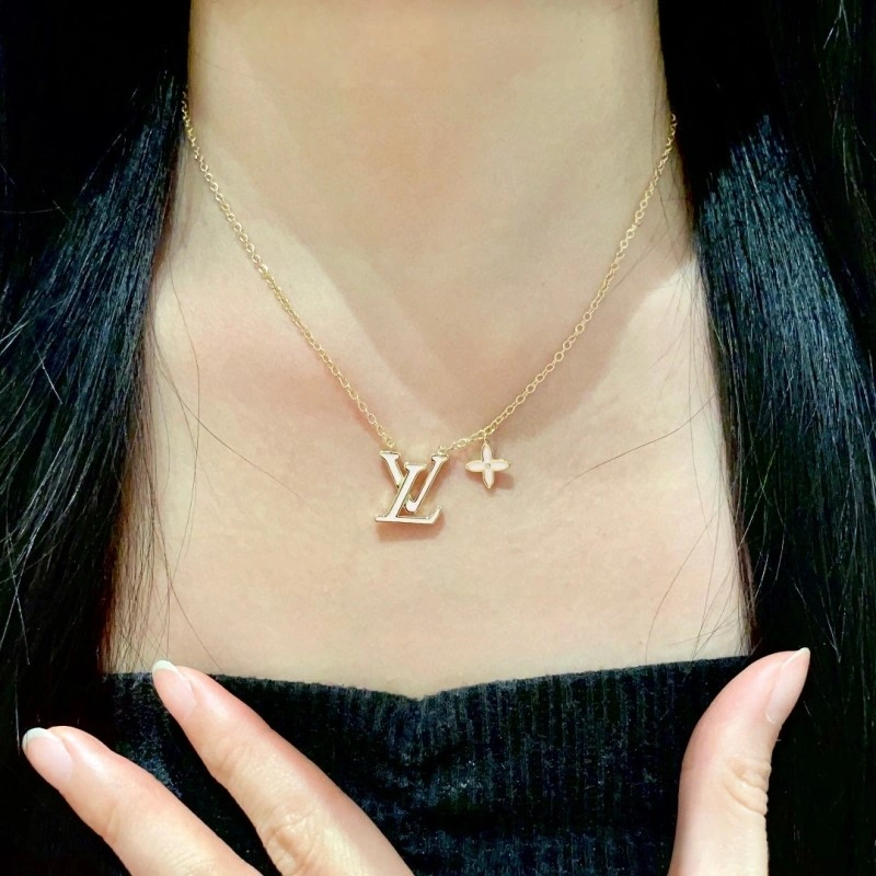 Cut-rate Louis Vuitton Necklaces