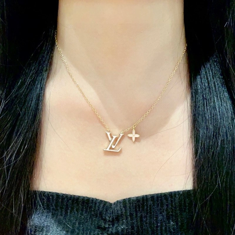 Cut-rate Louis Vuitton Necklaces