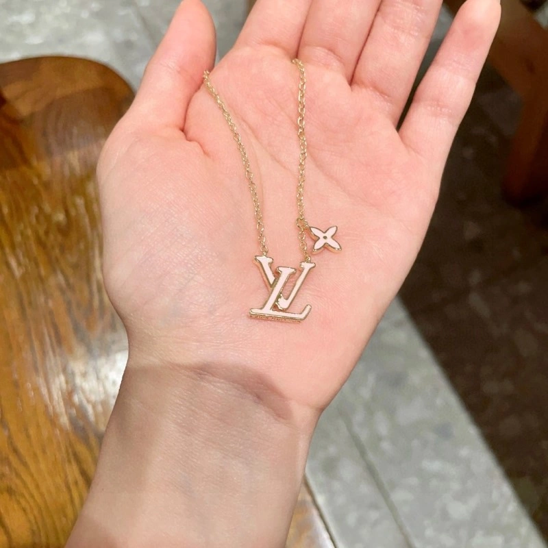 Cut-rate Louis Vuitton Necklaces
