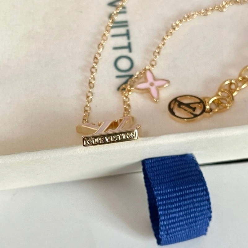Cut-rate Louis Vuitton Necklaces