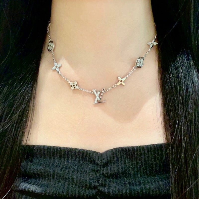 Bargain Louis Vuitton Necklaces
