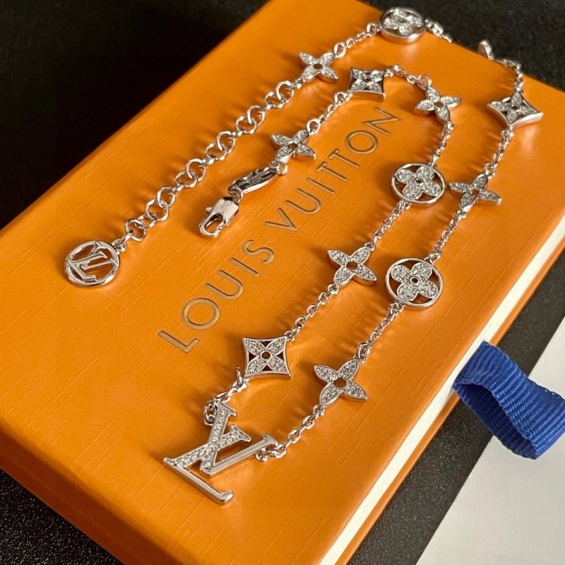 Bargain Louis Vuitton Necklaces