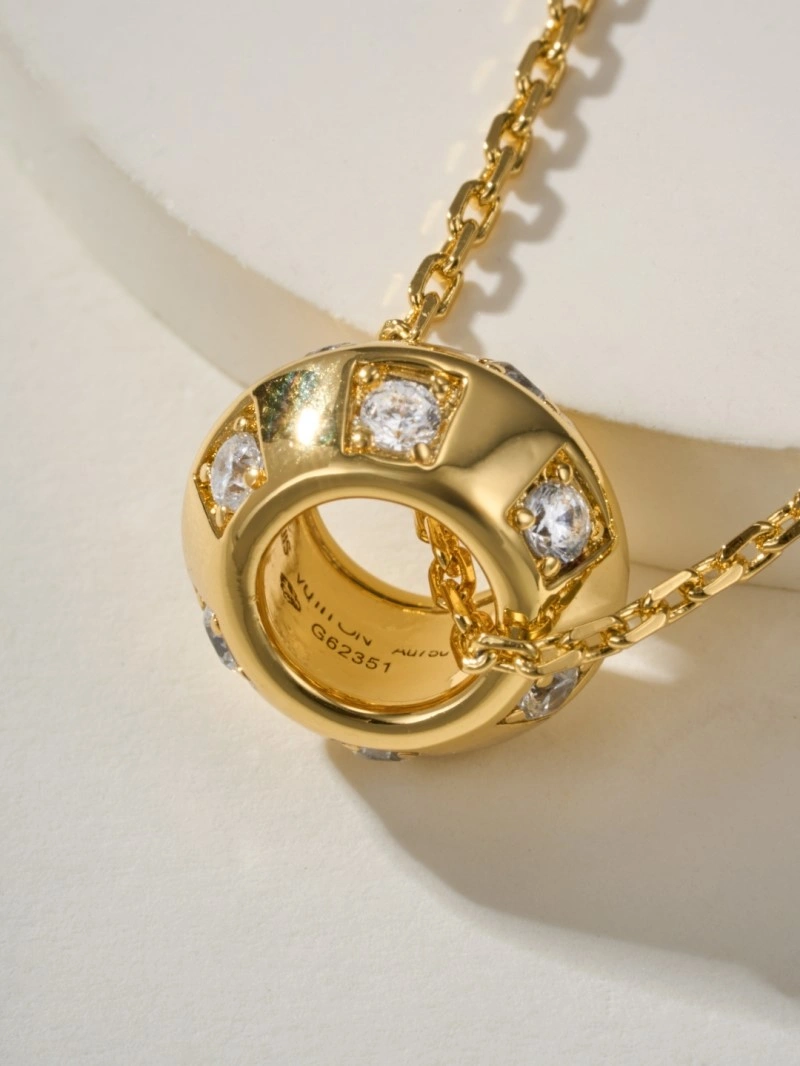 Legit Louis Vuitton Necklaces