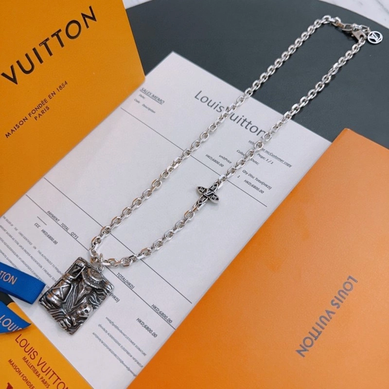 Low-cost Louis Vuitton Necklaces