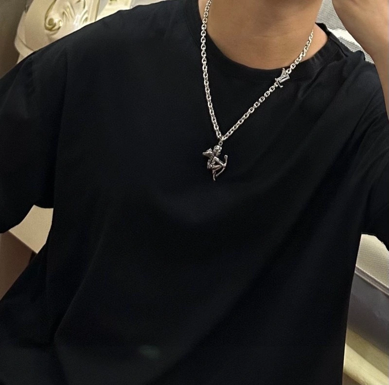 Reasonably priced Louis Vuitton Necklaces
