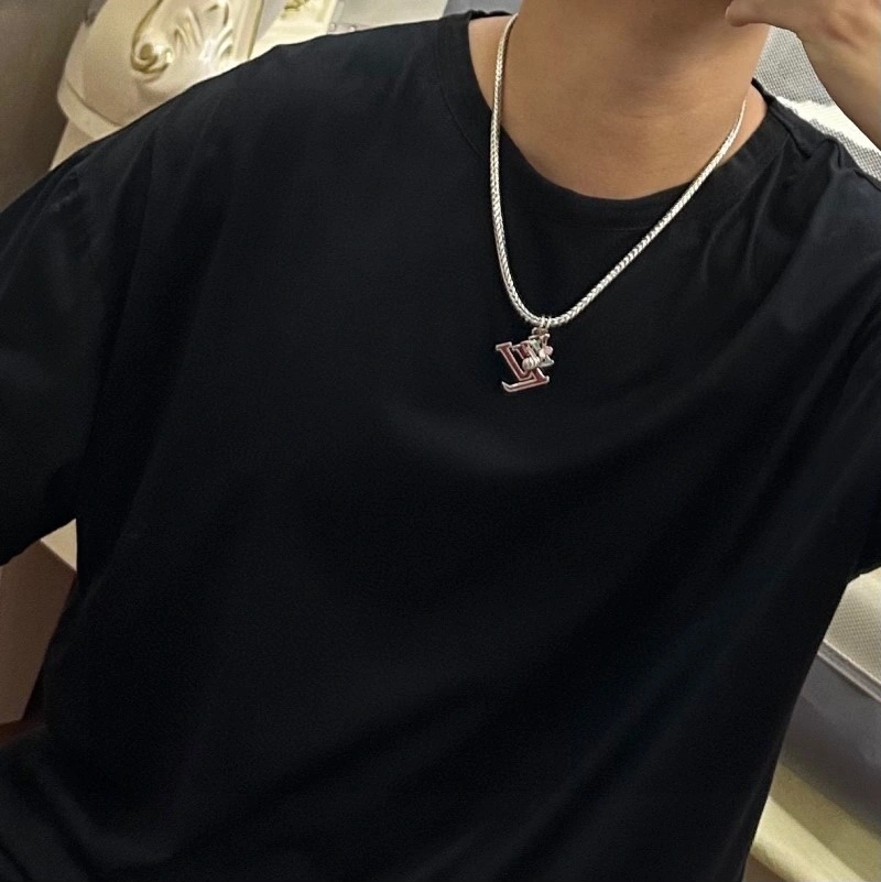 High accuracy Louis Vuitton Necklaces