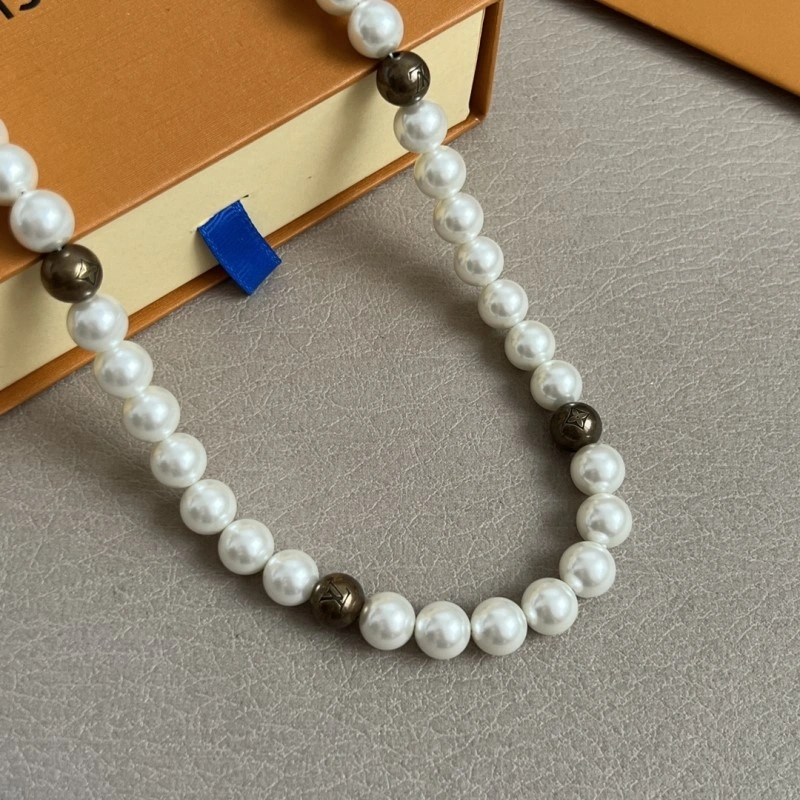 High accuracy Louis Vuitton Necklaces