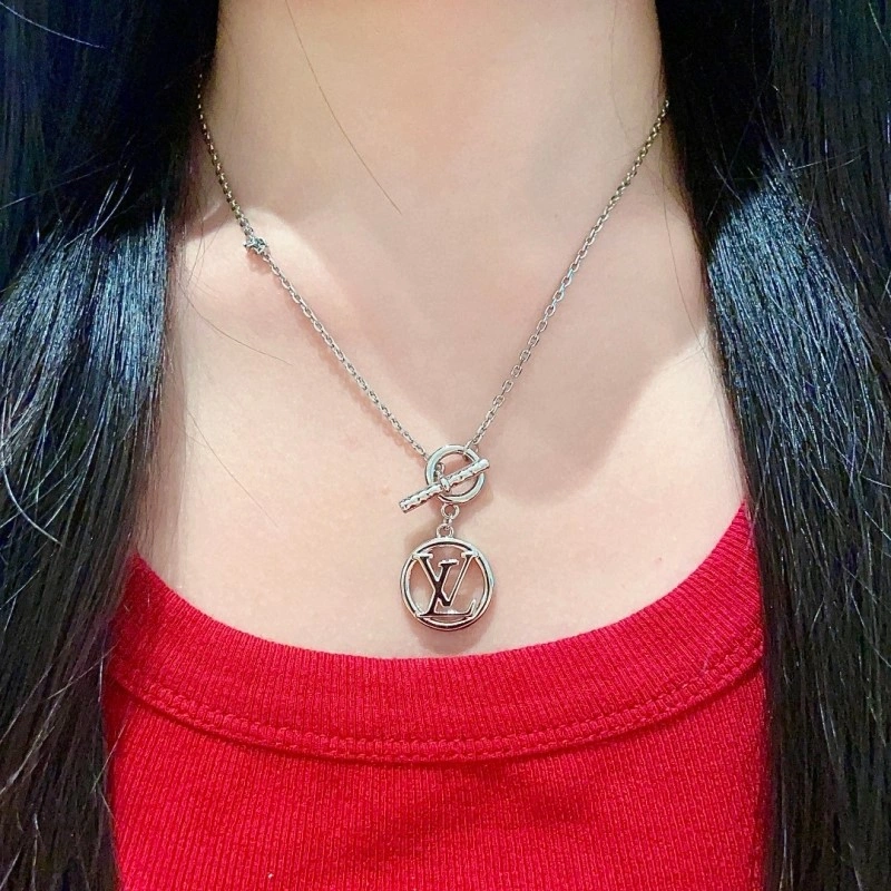 Brand-authenticated Louis Vuitton Necklaces