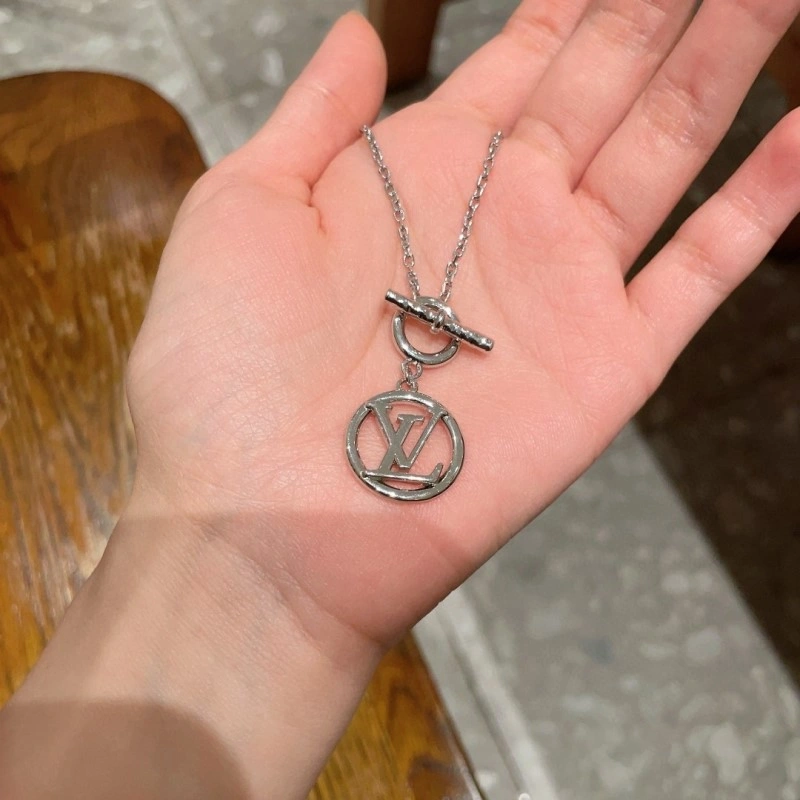Brand-authenticated Louis Vuitton Necklaces