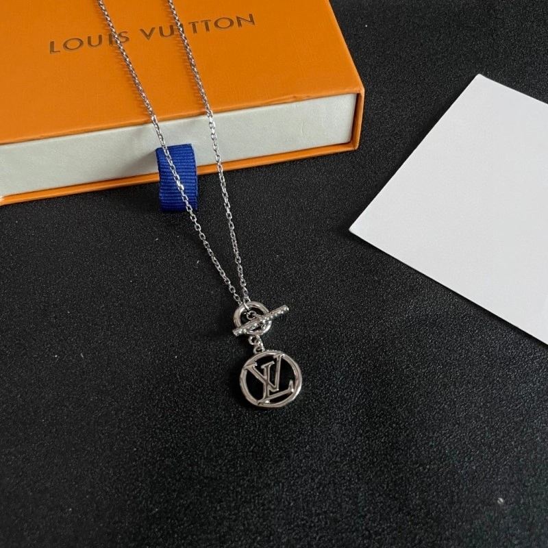 Brand-authenticated Louis Vuitton Necklaces