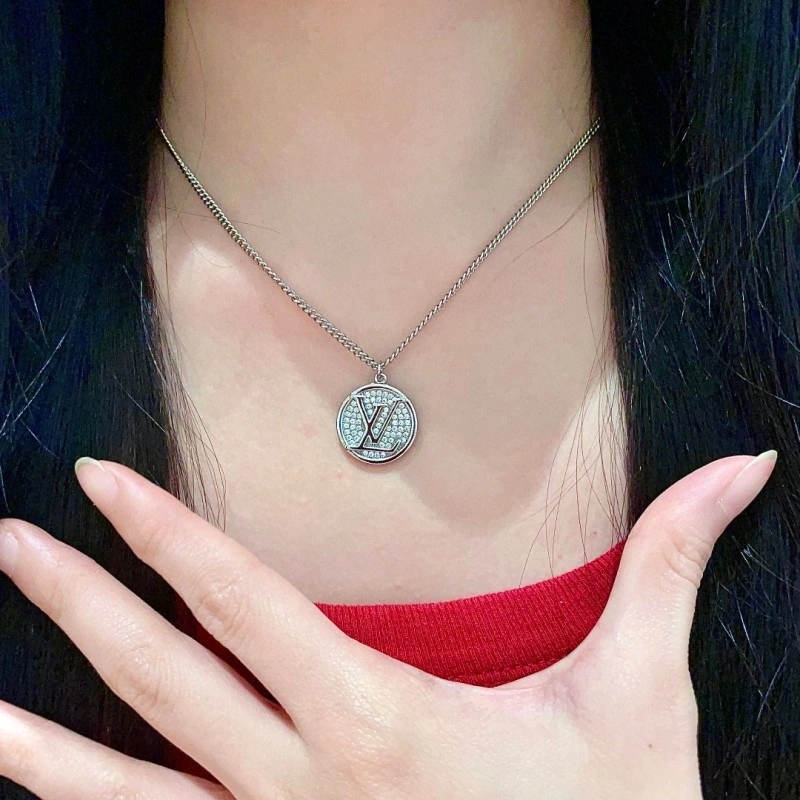 1:1 copy Louis Vuitton Necklaces