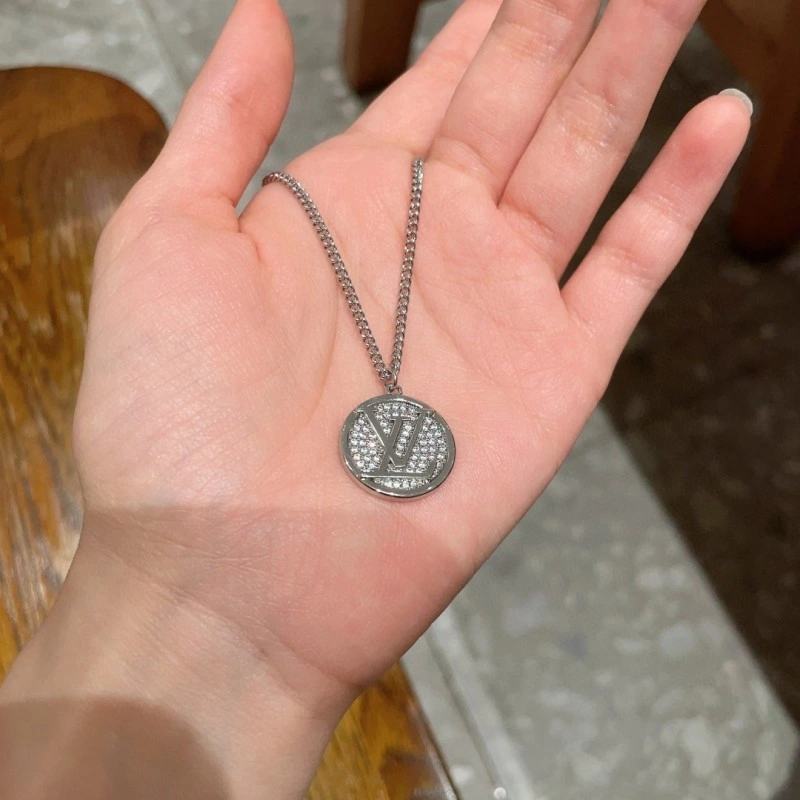 1:1 copy Louis Vuitton Necklaces