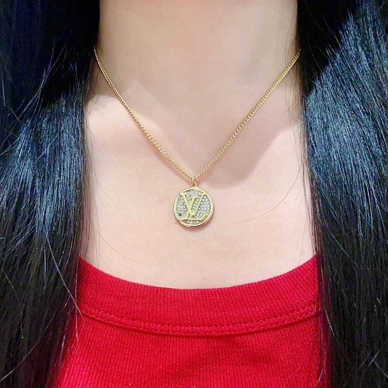 Brand-authenticated Louis Vuitton Necklaces