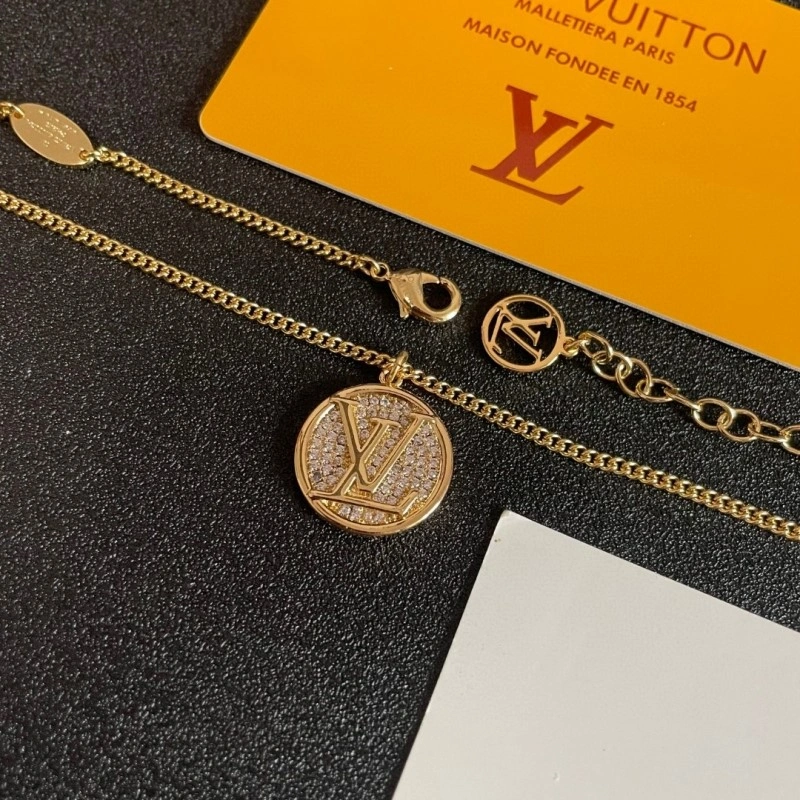 Brand-authenticated Louis Vuitton Necklaces
