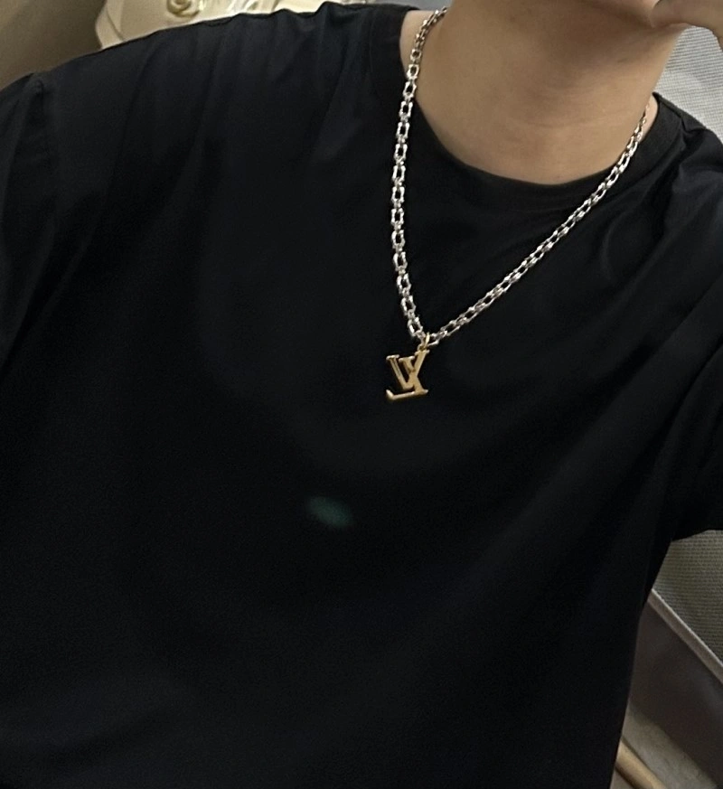 Reasonably priced Louis Vuitton Necklaces